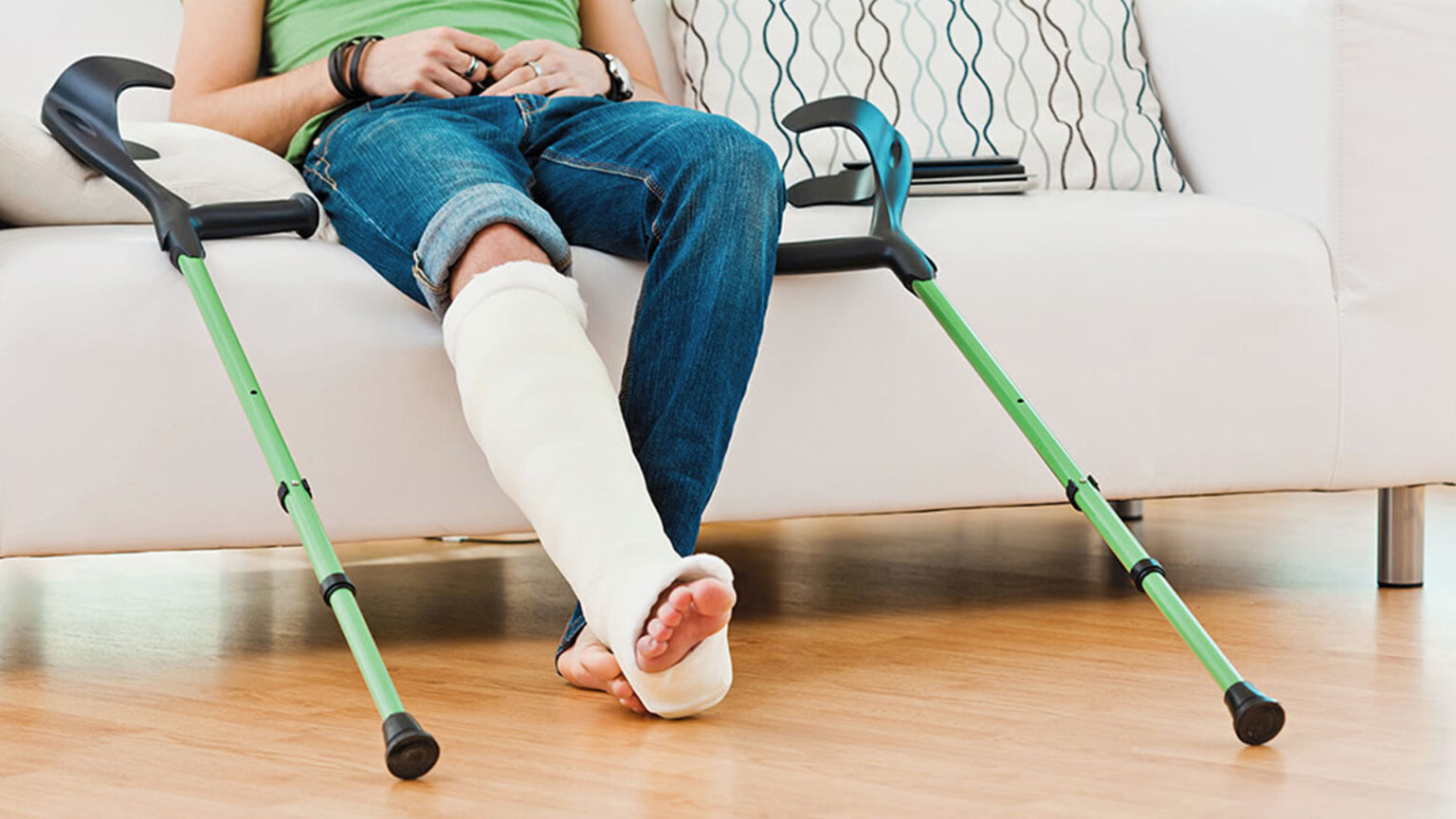 Cast Care: How to Keep Your Cast Comfortable and Clean - Carolina Hand ...